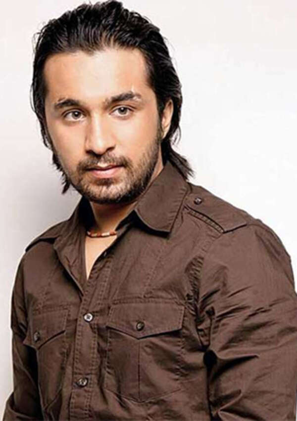 Aseq Movie Review: This Jinn’s story is quite bizarre and exhausting