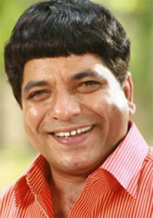 Churuli Movie Review: A 'thriller' that goes in circles