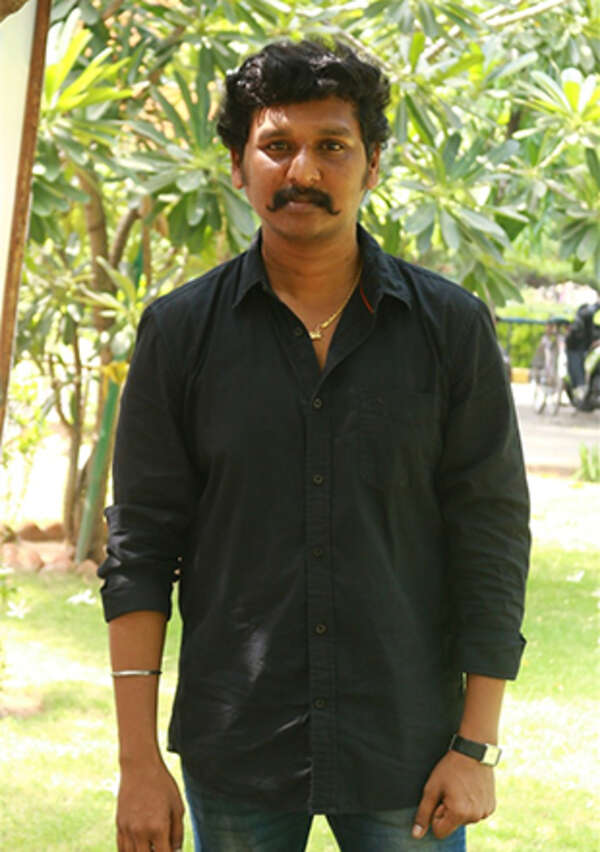 Leo Review | Leo Movie Review: Lokesh rolls out a ‘red’ carpet to ...