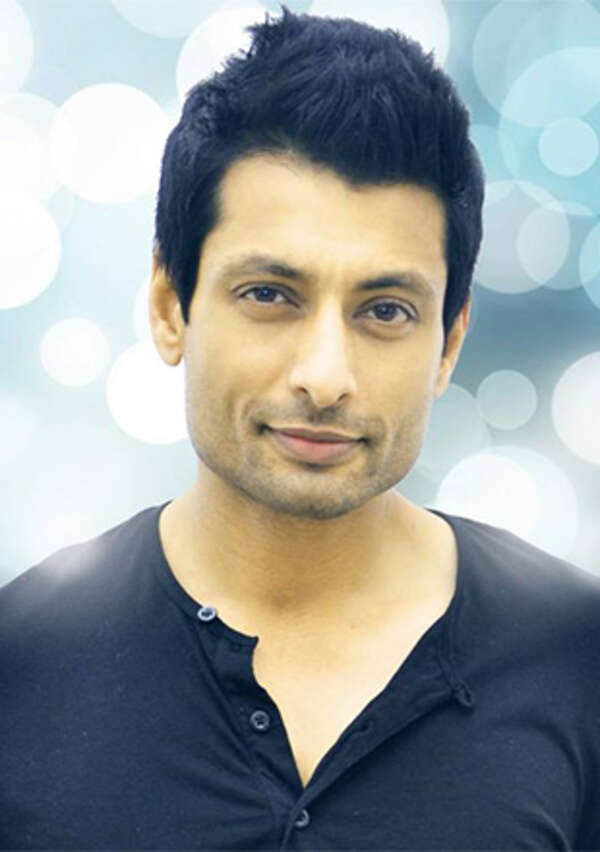 Maa Movie Review: An atmospheric watch that delivers chills in flashes