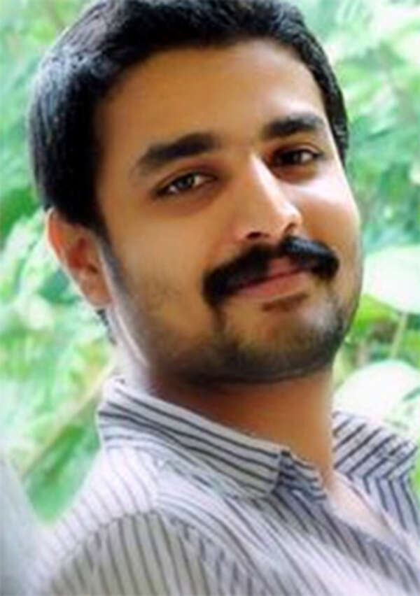 Sarkeet Movie Review: A superb Asif Ali lends emotional strength to ...