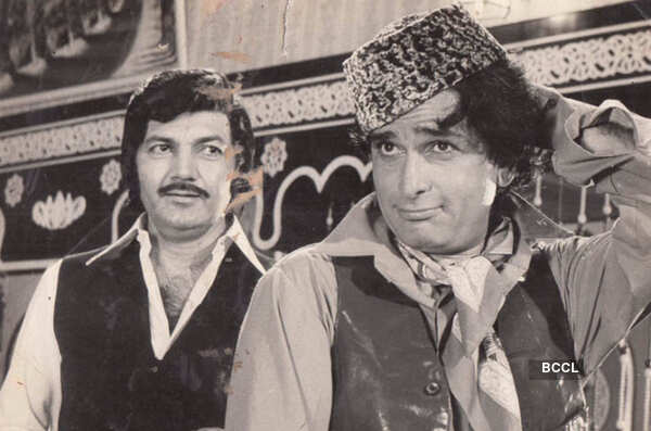 Remembering Shashi Kapoor: A look at his charismatic style - Times of India