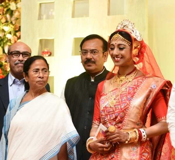 Check out these pics from Paoli and Arjun's marriage | Bengali Movie ...