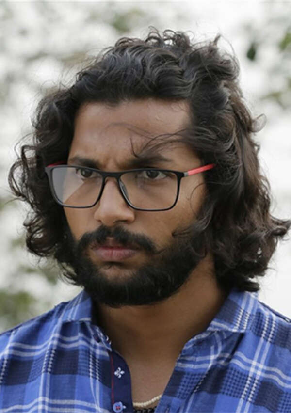 Vallavan Vaguthadhada Movie Review: Vallavan Vaguthadhada gets lost in ...