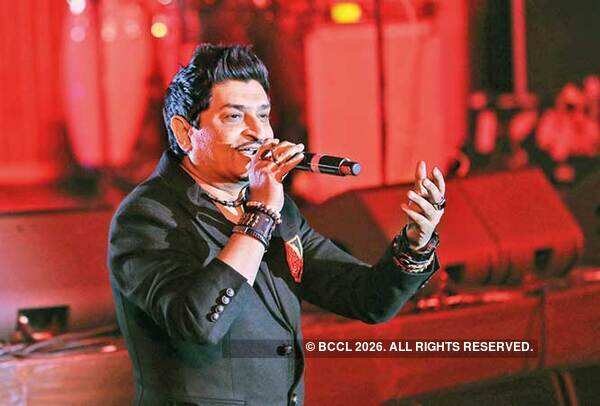 IIT alumni's singing session with Neeraj Shridhar | Events Movie News ...