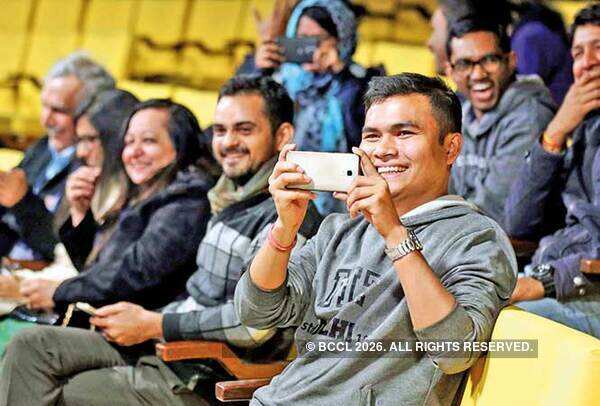 IIT alumni's singing session with Neeraj Shridhar | Events Movie News ...