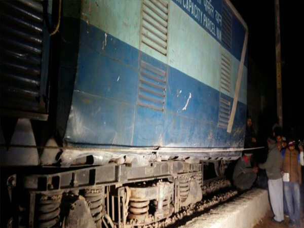 Gondwana Express: Gondwana Express derails in Mathura, none injured ...