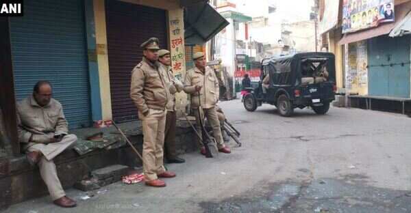 Kasganj Clashes: Kasganj SP transferred, sporadic arson continues ...