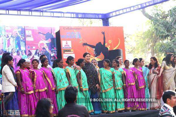 Smriti Irani at Shivaji College: What is lacking in womanhood? Why do ...