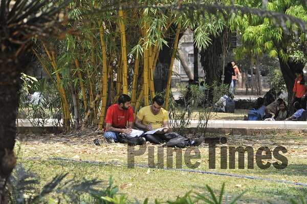 City students have usual places to study during exams - Times of India