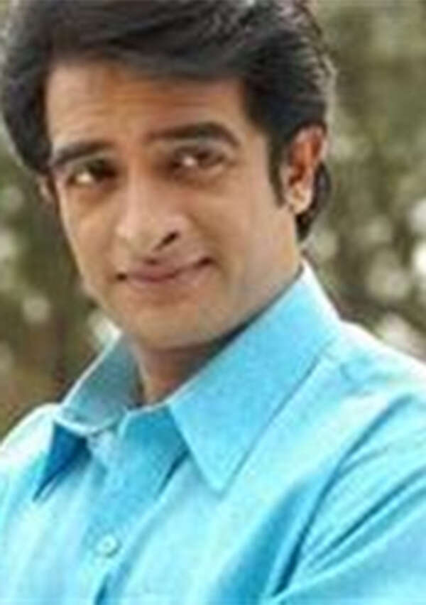 Sari Movie Review: This Marathi remake of the Kannada film Dia reminds ...