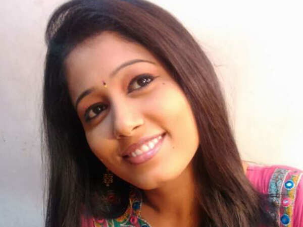 TV Anchor Radhika Reddy: Telugu news presenter Radhika Reddy jumps to ...