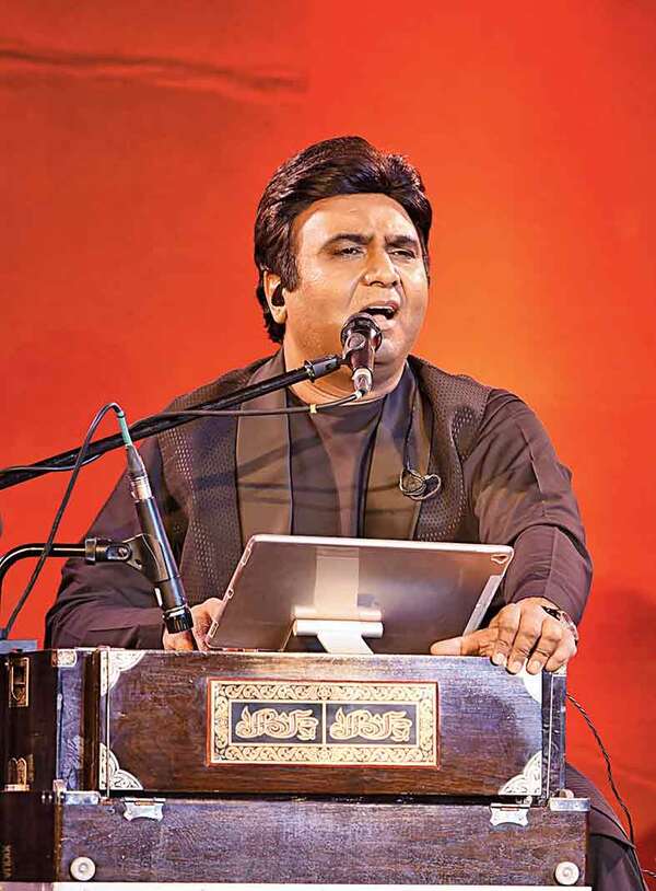 Salim Arif and Tauseef Akhtar pay a delightful tribute to Mirza Ghalib ...