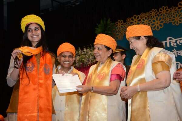 A vibe of Indian culture at DAVV’s convocation ceremony | Events Movie ...