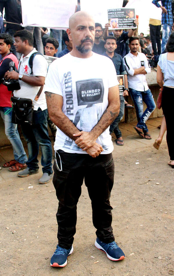 Photos: Rajkummar Rao, Helen, Twinkle Khanna, Kiran Rao and others hit ...
