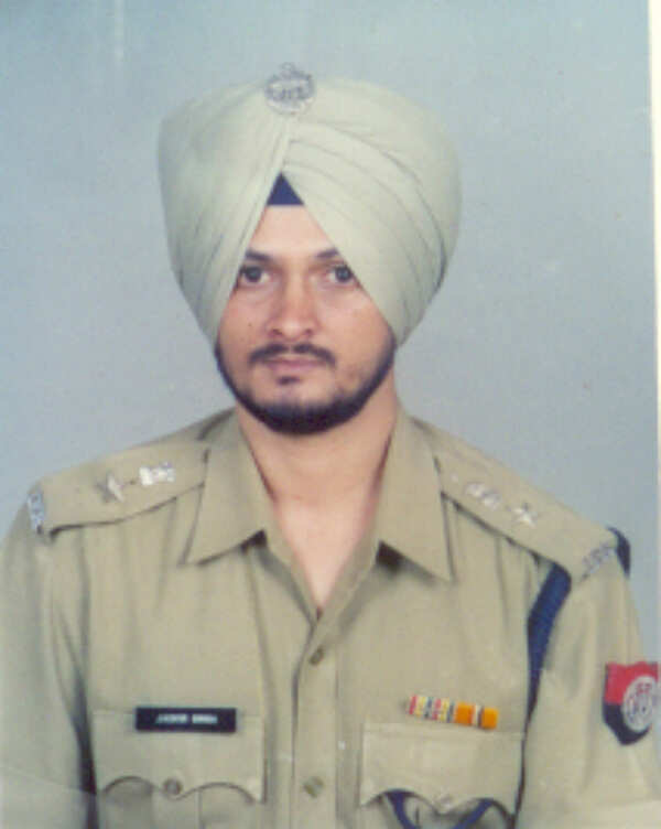 Uttar Pradesh: Two UP IPS officers at loggerheads due to 'lack of work' in dept | Lucknow News ...