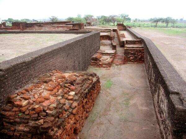 Indus Valley Civilization Of: Lothal: Channelling water through the ...