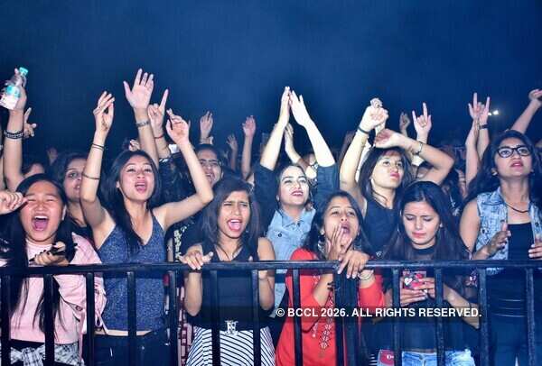 Armaan’s romantic hits and DJs’ peppy beats get Doonites dancing ...