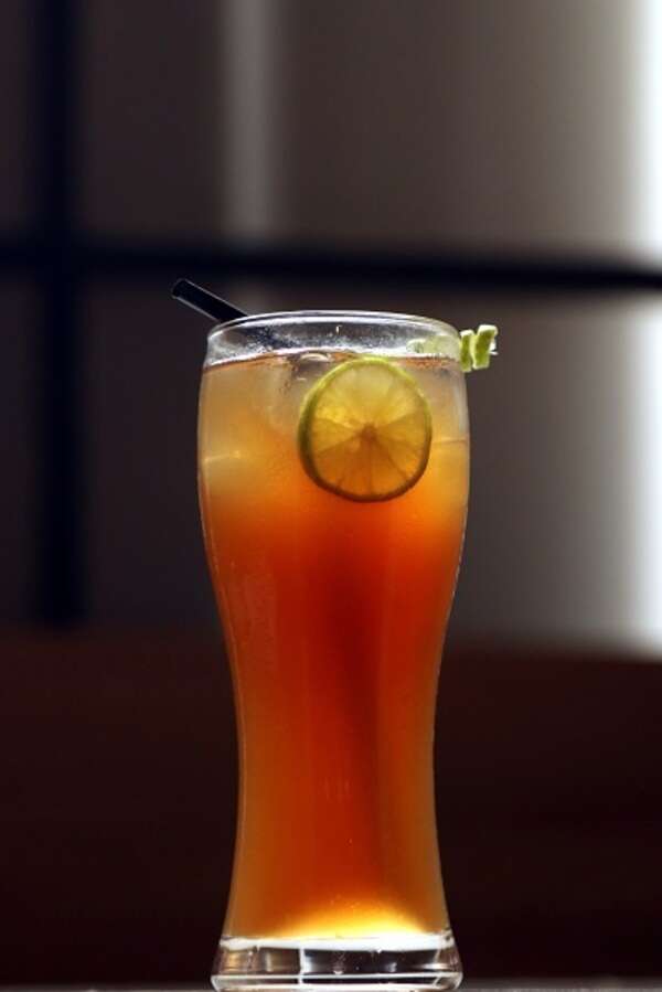 Kolkata chills out with tea-based mocktails - Times of India