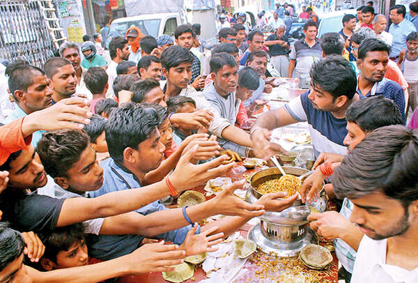 Tuesday is bhandara day for Lucknowites - Times of India