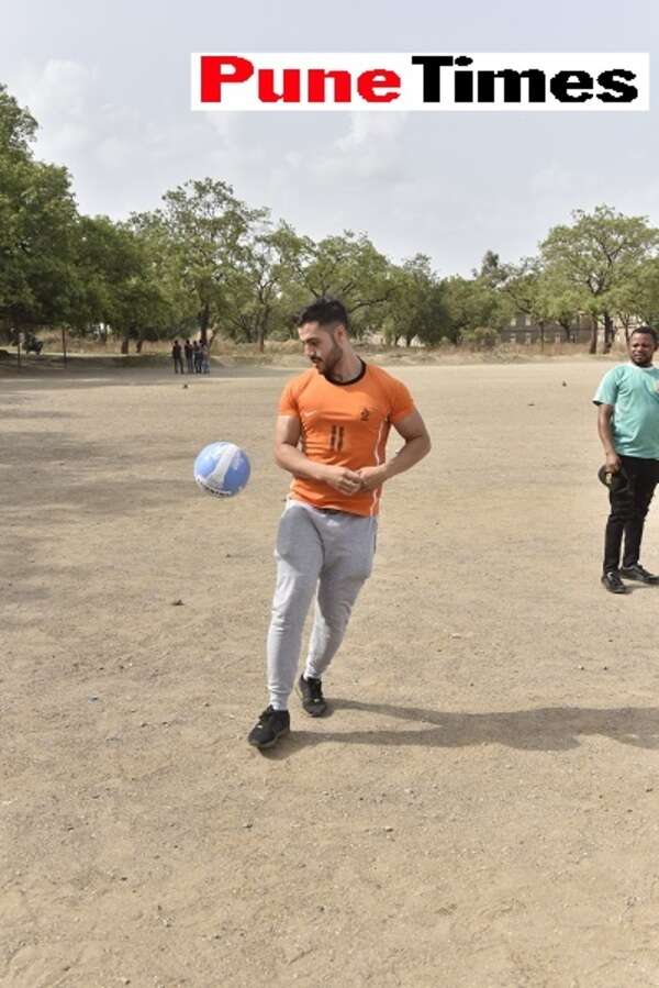 Football fans ‘Live It Up’ with the spirit of the game - Times of India