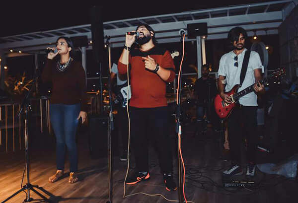 Jaipur’s janta bonds over bands at cafes | Jaipur News - Times of India