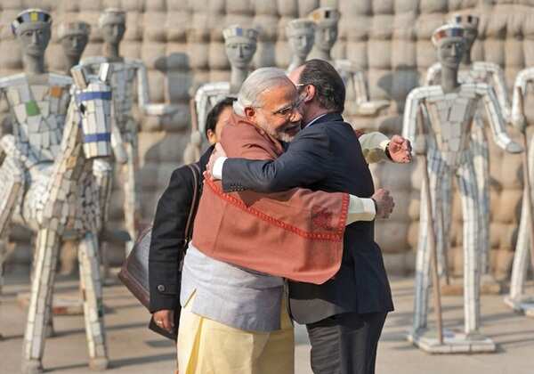 Rahul Gandhi hug: In hugging Modi, Rahul Gandhi only took a cue from ...