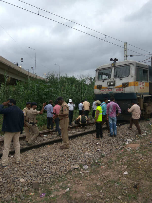 Engine of Karnataka Express derails, no causalities reported ...