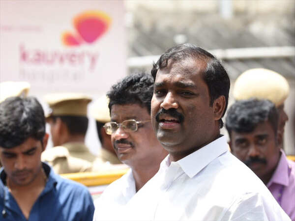 Photos: DMK supporters swarm Kauvery Hospital where M Karunanidhi is ...