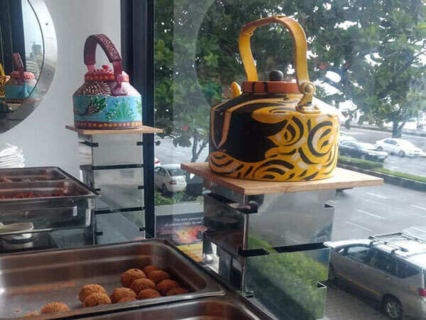 Foodies across the world celebrate Chai Pakoda Day | Events Movie News ...