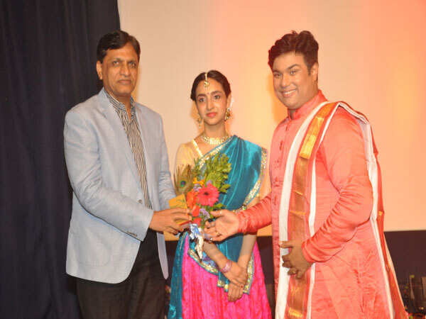On the occassion of Guru Purnima, Kathak students showcase their dance ...