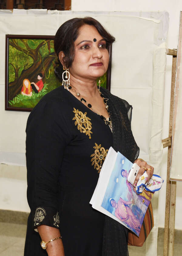 Remembering the Latvian tourist through painting | Events Movie News ...