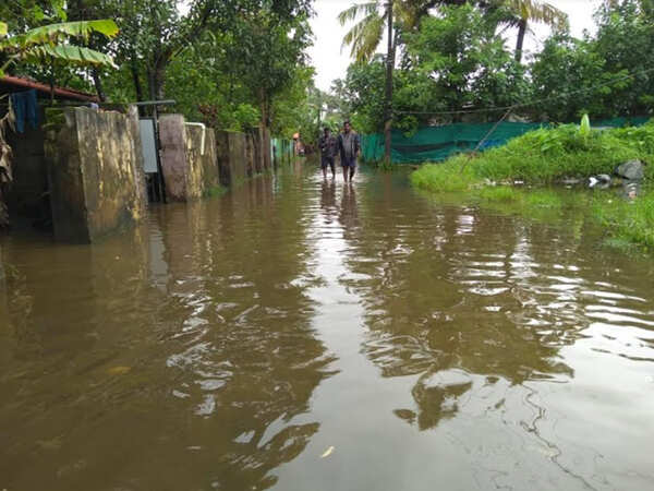 Alappuzha Town Canals: Kerala floods: Canals in Alappuzha town ...