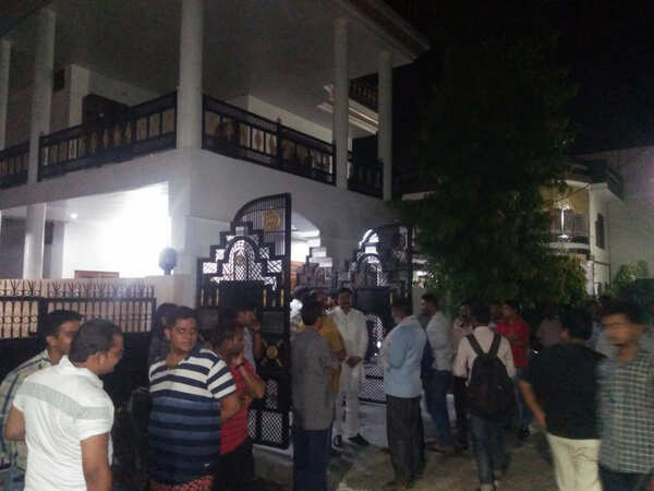 Former BJP MLA Munish Gaur dies after falling off terrace in Aligarh ...