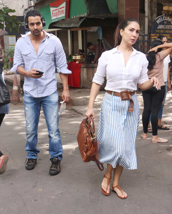 Harshvardhan Rane and Kim Sharma spotted on a lunch date | Hindi Movie ...