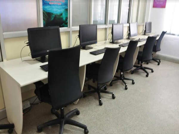 Convicts hit refresh button, turn IT workers at Central Jail lab ...