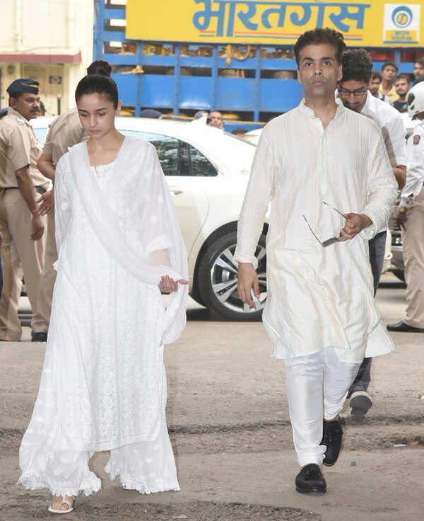 Krishna Raj Kapoor's funeral Photos: Amitabh Bachchan, Alia Bhatt, Anil ...