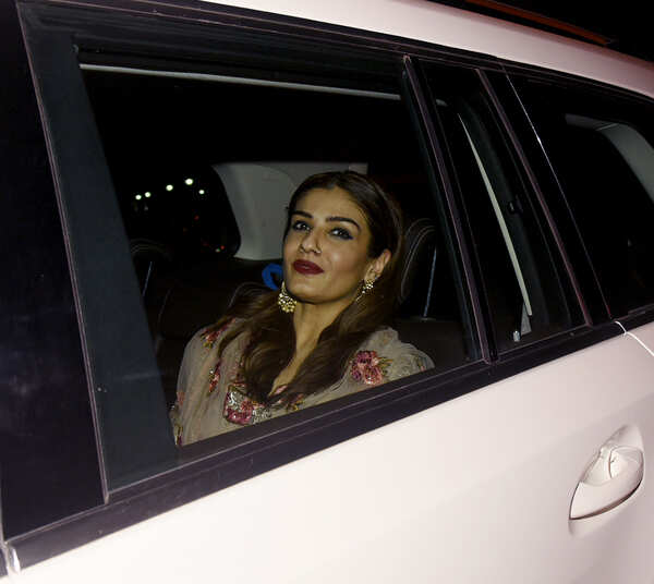 Photos: Manisha Koirala, Preity Zinta, Sushmita Sen and others attend ...