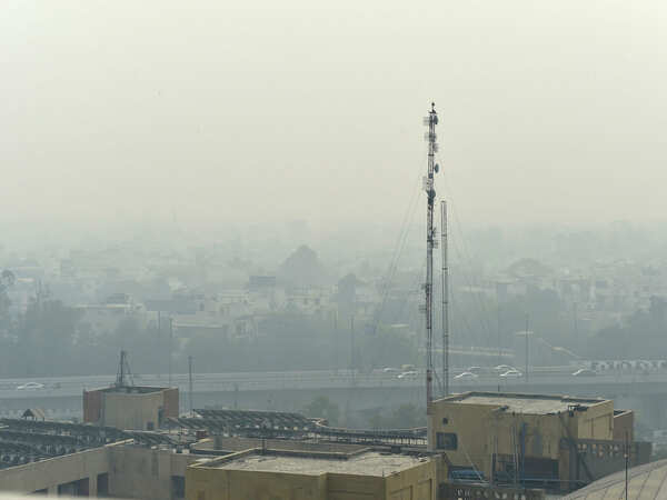 Delhi Pollution: Delhi smog: Choke on construction stays till Monday ...