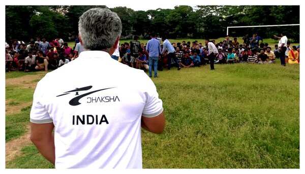 Ajith meets the students of Team Daksha at MIT | Tamil Movie News ...