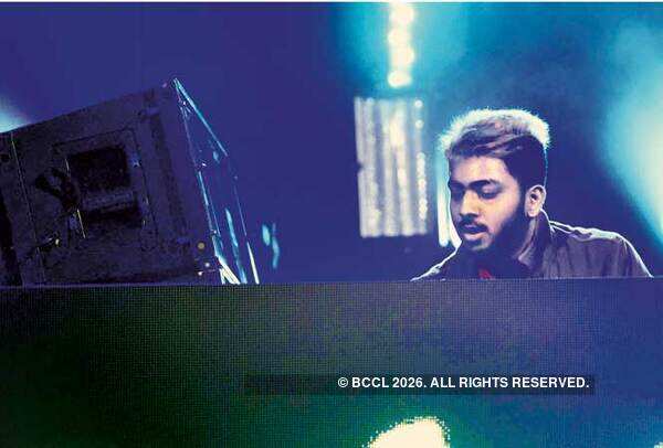 Delhi plays Holi with Diplo at the craziest, loudest party | Delhi News ...