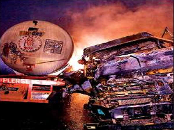 2 drivers charred to death as trailer, tanker collide, explode in blaze ...
