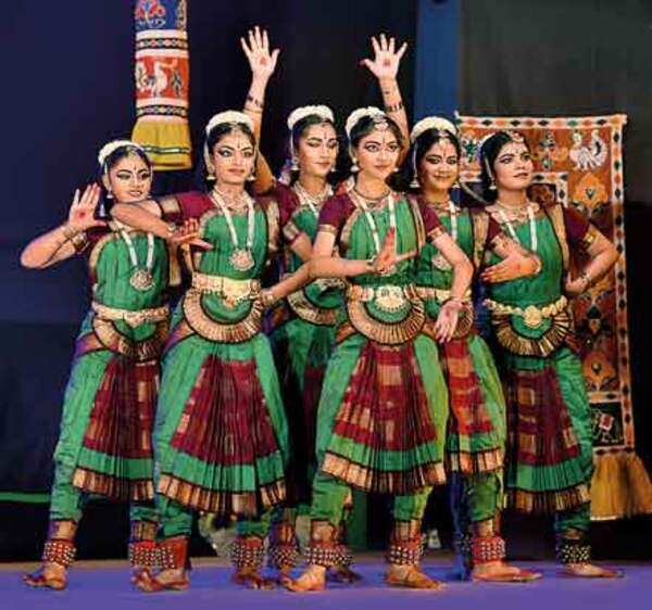 Smitha Madhav regales Hyderabad with a delightful Kuravanji recital ...