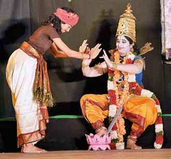 Smitha Madhav regales Hyderabad with a delightful Kuravanji recital ...