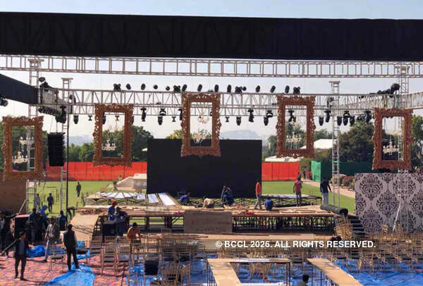 Actor Kulbhushan Kharbanda's daughter Shruti Kharbanda ties the knot ...