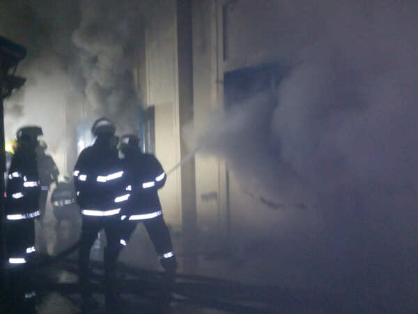 Mumbai: Fire breaks out at Sadhana House in Worli; 12 firefighters ...