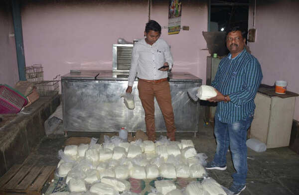 350kg Adulterated Paneer: Mumbai: Spurious paneer made using sulphuric acid seized from Vasai ...