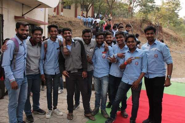 CM Fadnavis interacts with the students of YCCE | Events Movie News ...