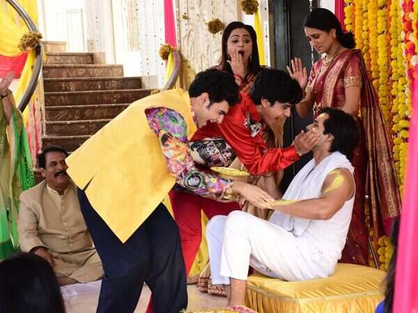 Randeep Rai, Ashi Singh prep up for their grand reel Haldi ceremony in ...