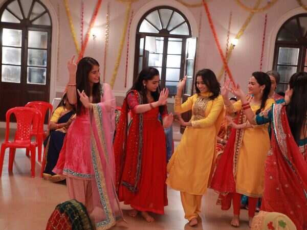 Randeep Rai, Ashi Singh prep up for their grand reel Haldi ceremony in ...